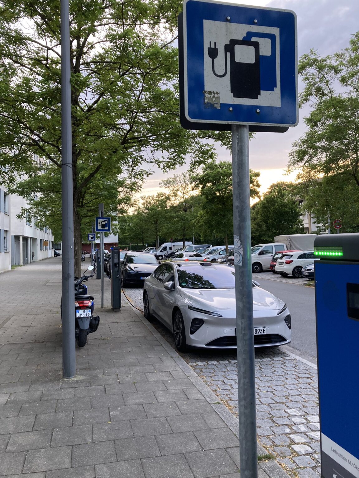 【2024年 海外EV事情】ヨーロッパ最大級の充電インフラ・Eモビリティ国際展示会「Power2Drive」 | 株式会社REXEV