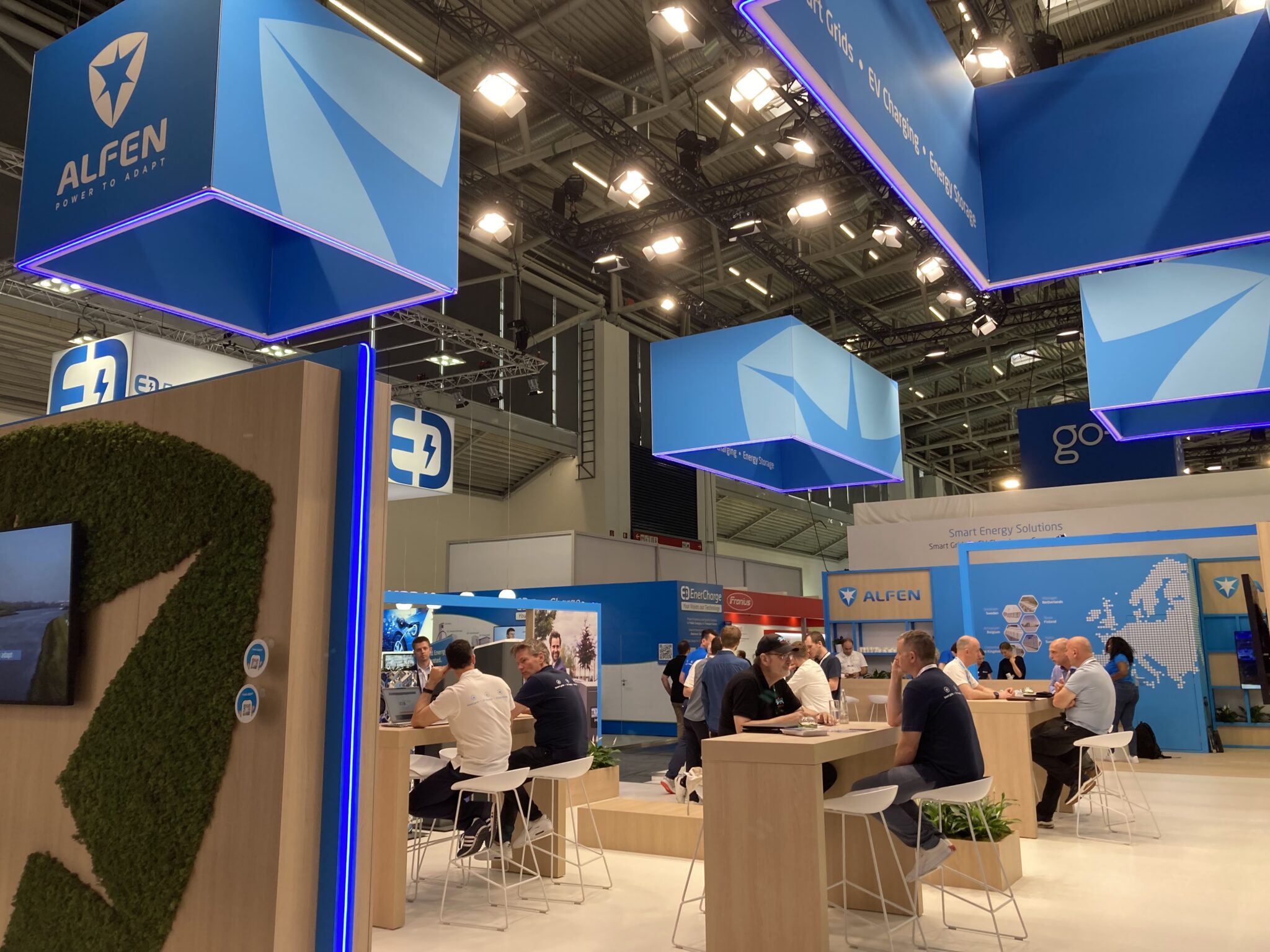 【2024年 海外EV事情】ヨーロッパ最大級の充電インフラ・Eモビリティ国際展示会「Power2Drive」 | 株式会社REXEV