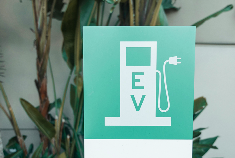 EV充電器導入[費用・工事・運用]法人向け完全ガイド｜2024年最新版 | 株式会社REXEV